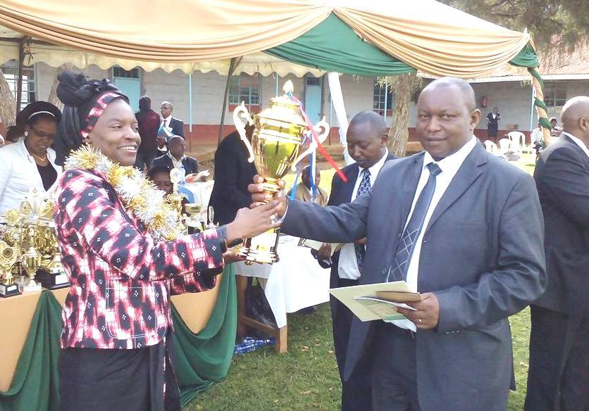 School heads, students receive prestigious President’s Award ...