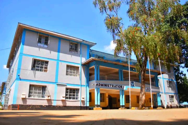 School accused of admitting talented student without parents' consent ...