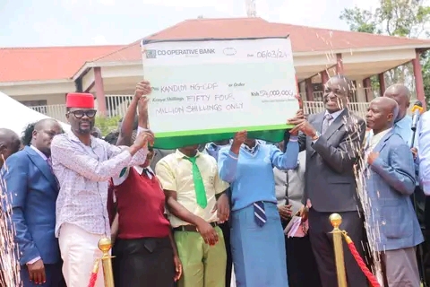 Kanduyi NGCDF gives Ksh54M bursaries to schools, higher learning ...